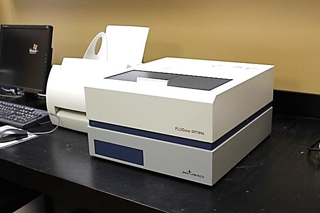 Lecteur à microplaque (absorbance, fluorescence et bioluminescence)